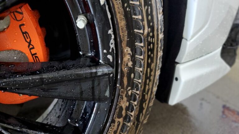 【洗車アイテム】愛車のお洒落は足元から！CAR PROのReTyreでタイヤの黒々さを取り戻す！ | maaz-blog